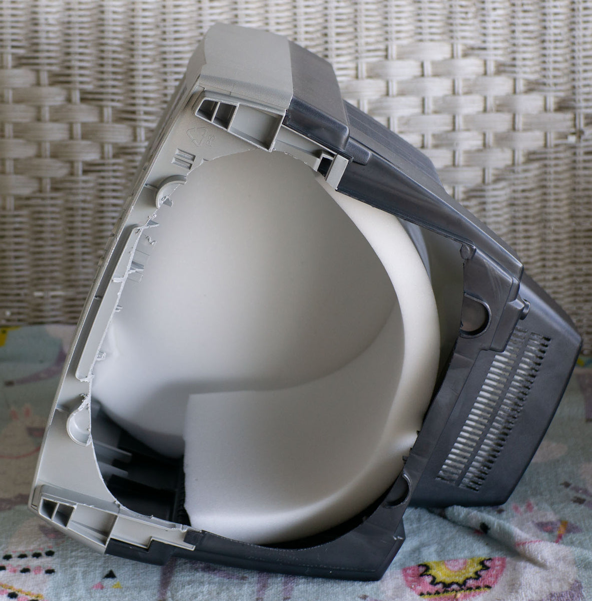 Wearable Sylvania TV Head - Ready to Ship – PokuPoku Studio